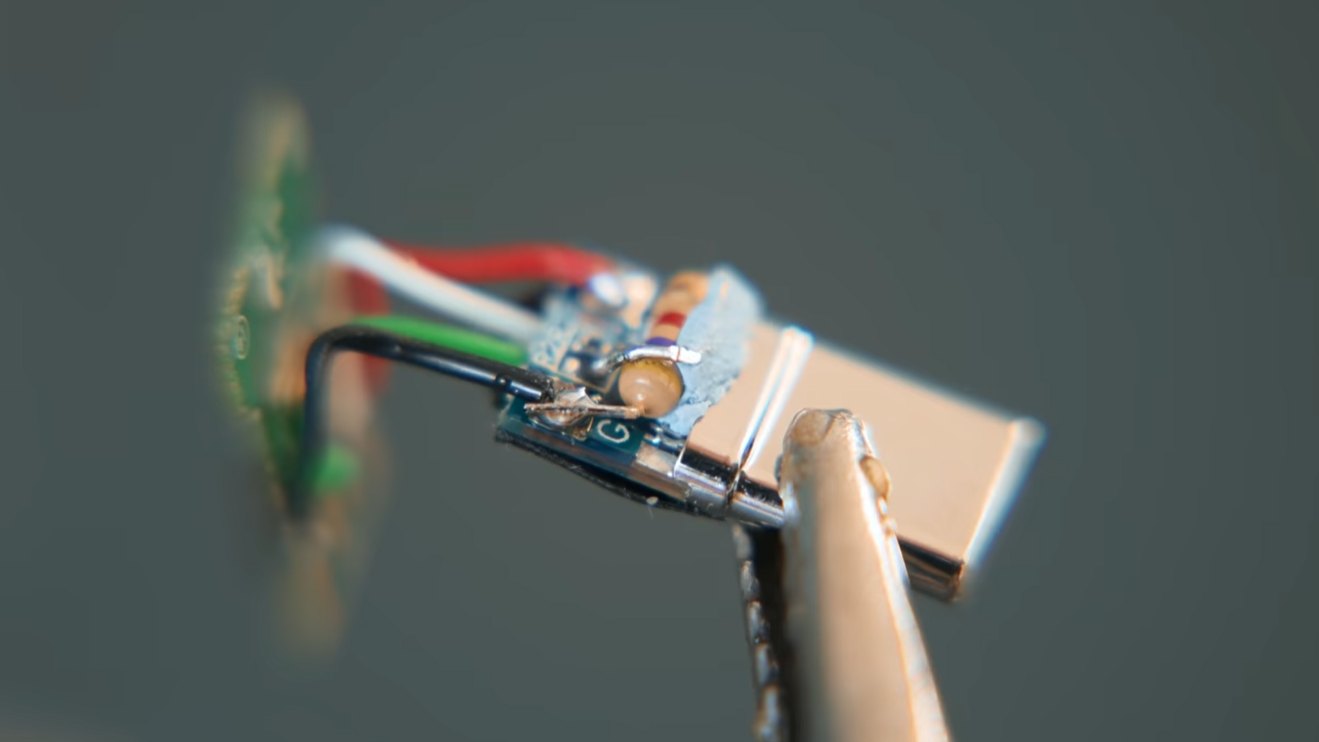 【やじうまPC Watch】ロジクールのUnifyingレシーバーをType-C化する改造動画 - PC Watch