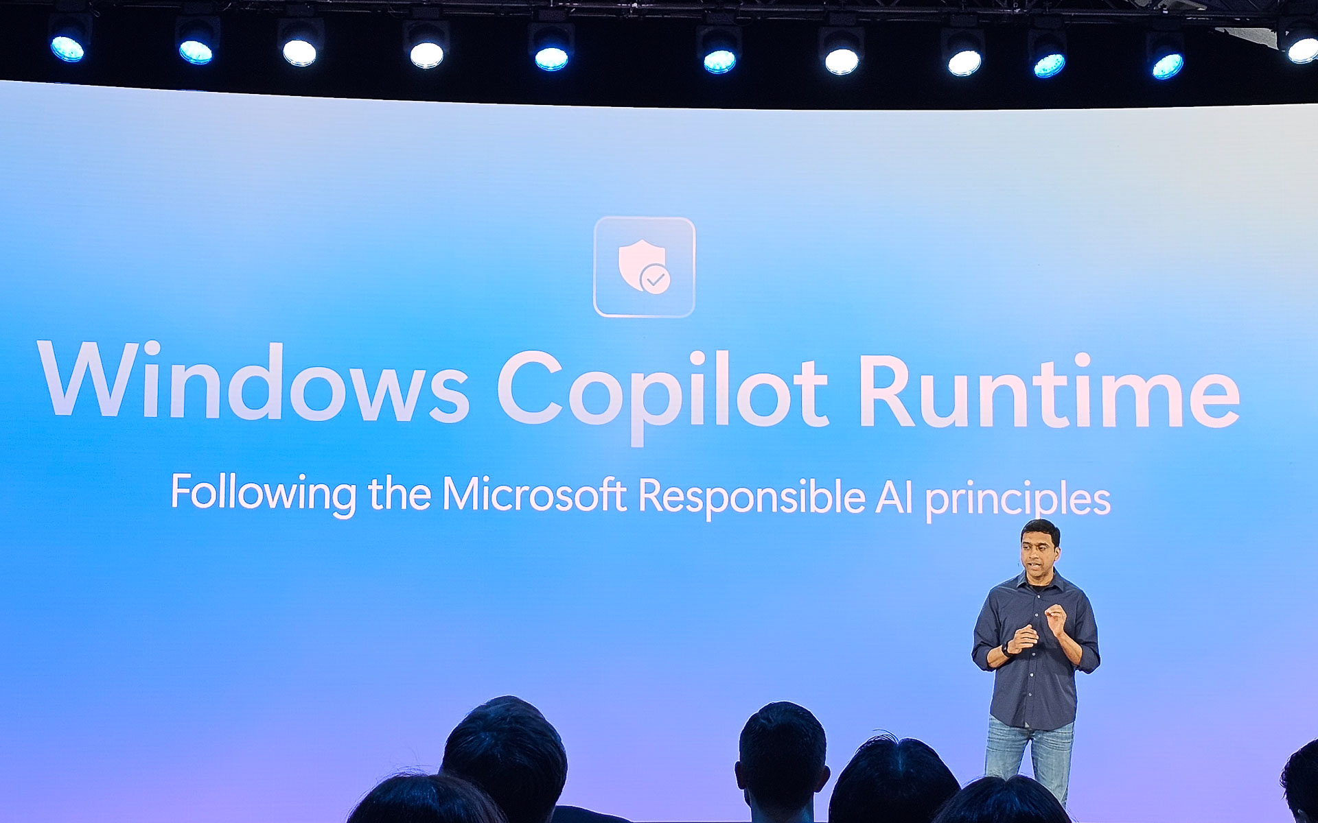 GPT-4oとPhi-3でLLMとSLMの双方を取り込むMicrosoftのAI戦略 - PC Watch