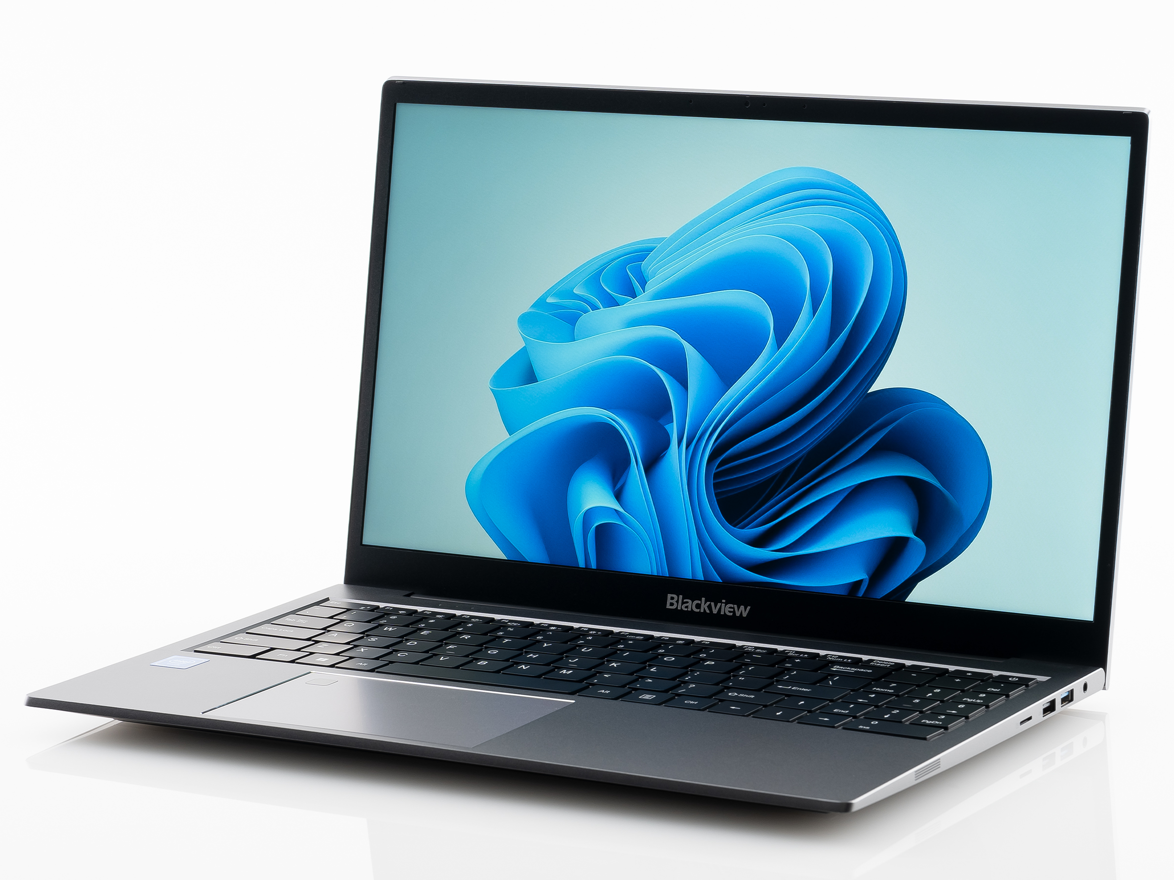 【PC短評】Intel N97+16GBの実用スペックで約4万8,000円のノート「Blackview AceBook 8」 - PC Watch