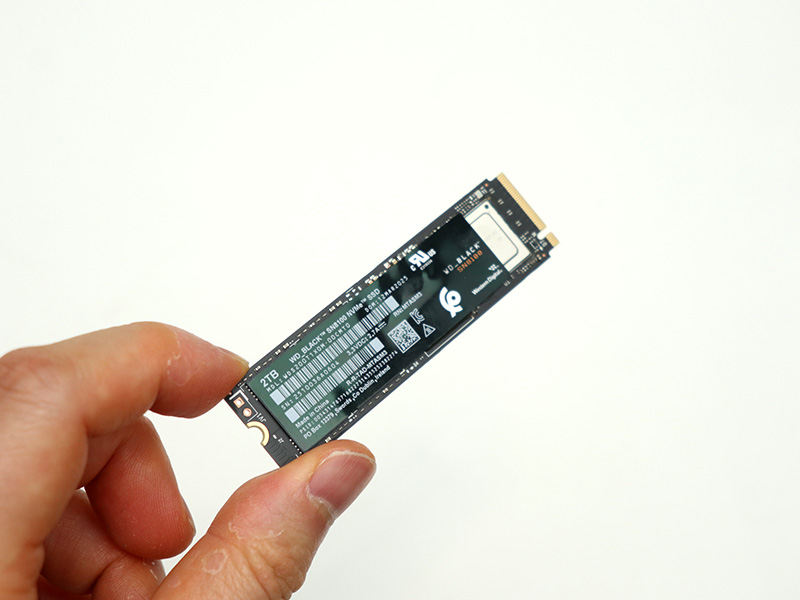 [B!] 【やじうまミニレビュー】 ヒートシンクなしでOK？SandiskのPCIe 5.0爆速SSD「WD_BLACK SN8100 NVMe SSD」