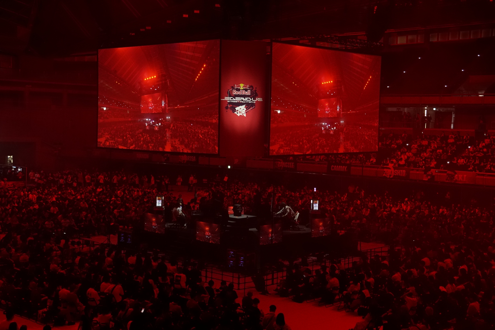 熱狂ぶりも頂上級。LEGENDUSで頂点に登りつめたのはマノン使いのSHAKA & あくたがわ - PC Watch